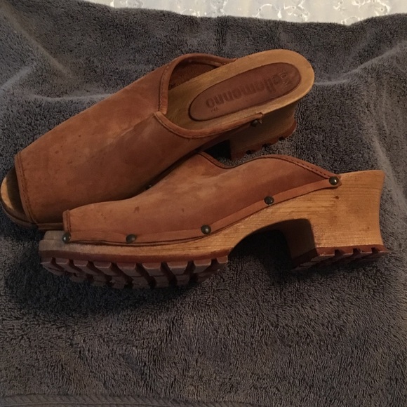 ellemenno | Shoes | Camel Colored Clog | Poshmark